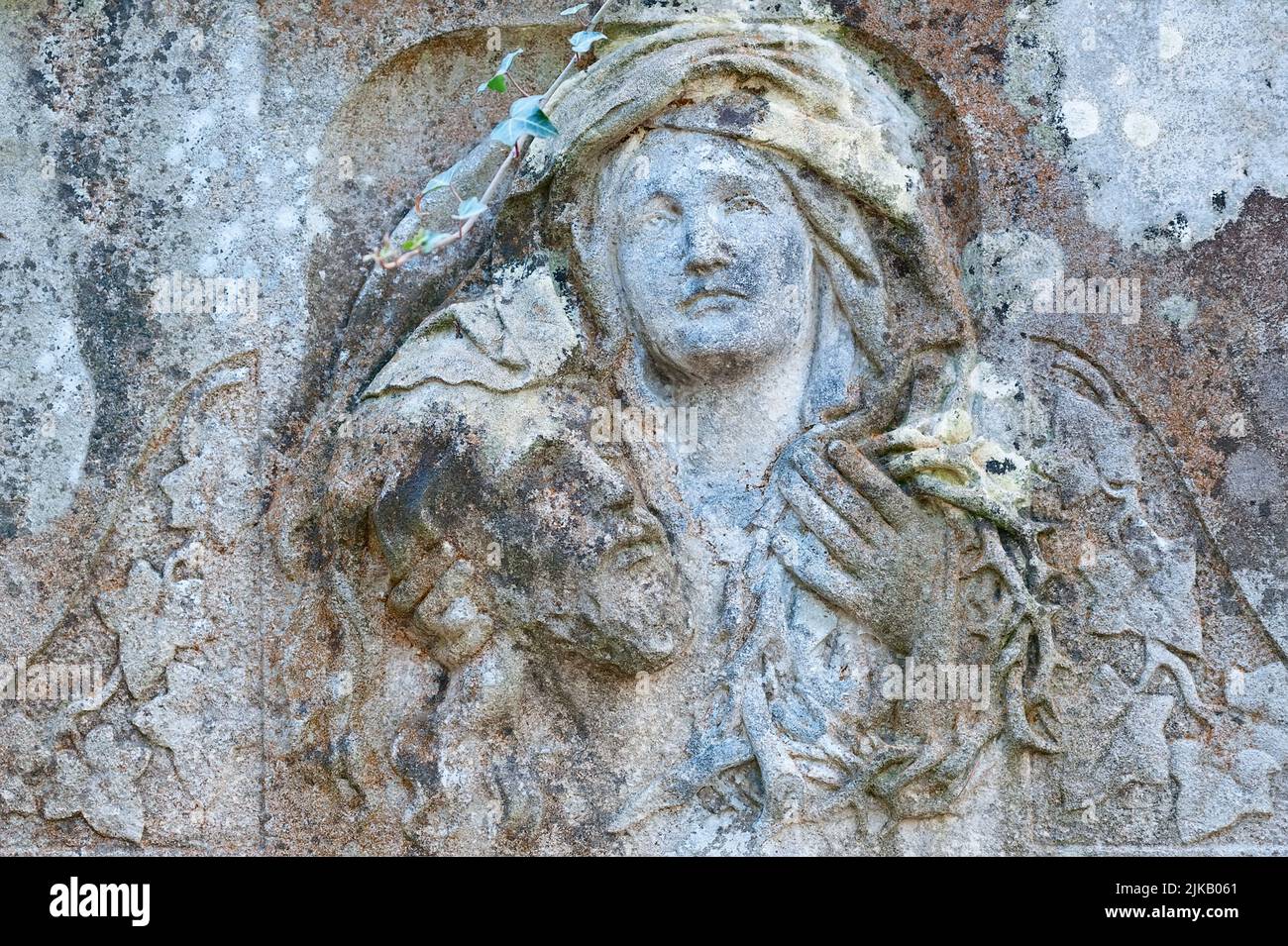 Damaged classical statue hi-res stock photography and images - Alamy