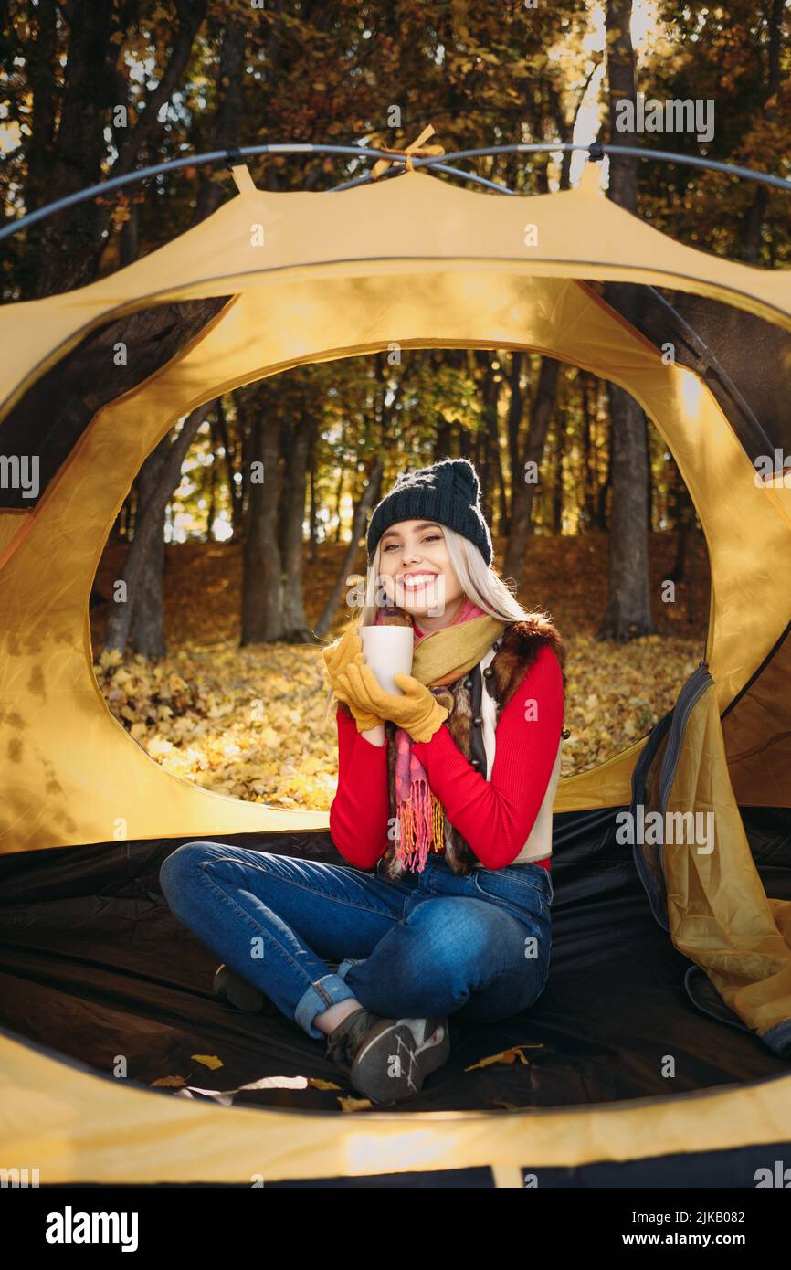 Fallen lady hi-res stock photography and images - Alamy