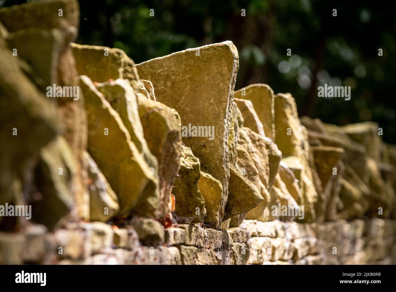 Lower Slaughter, July 26th 2022: Dry-stone wall Stock Photo - Alamy