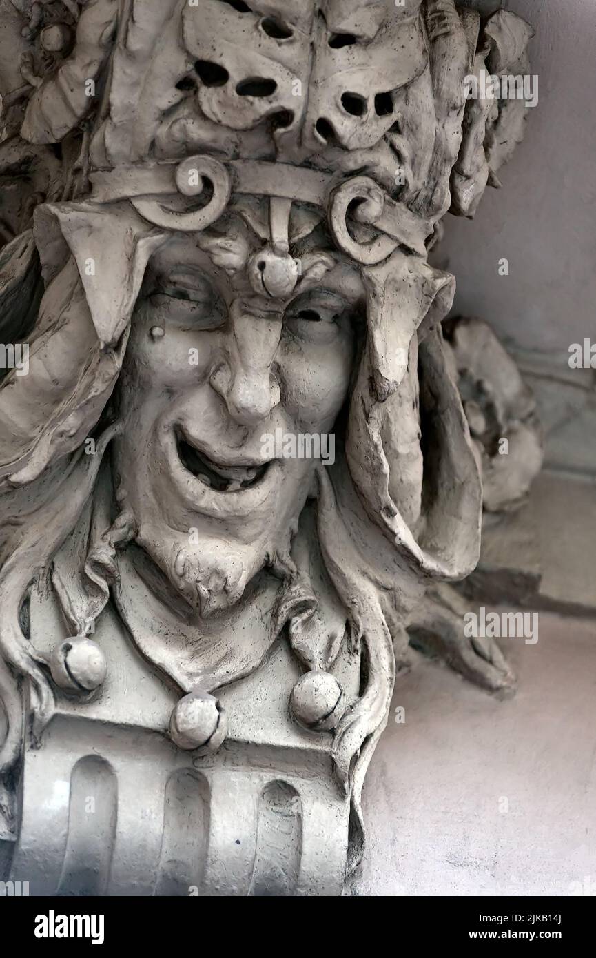 Mascaron stone face hi-res stock photography and images - Alamy