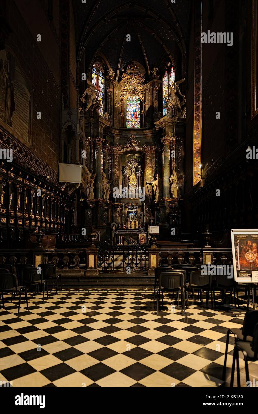 Altar of The Archcathedral Basilica of the Assumption of the Blessed ...