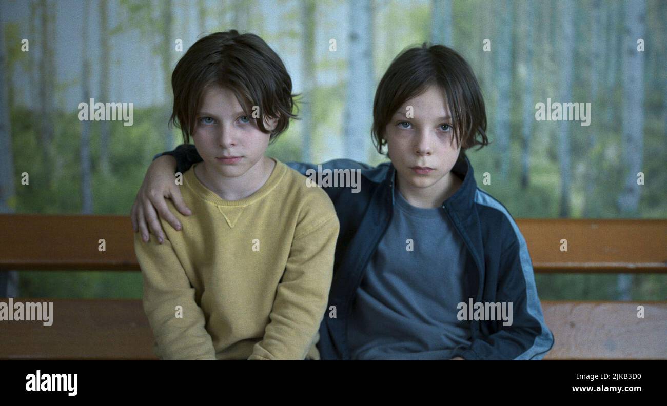 GUNTER DURET and MAYA VANDERBEQUE in PLAYGROUND (2021) -Original title ...