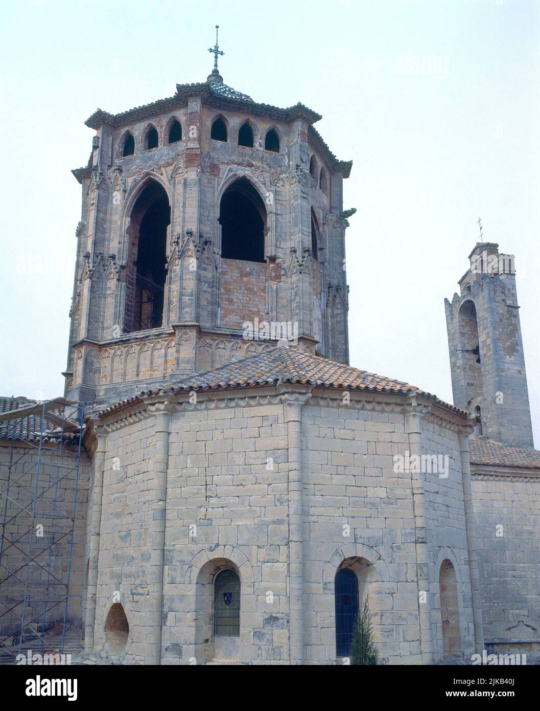 TORRE Y ABSIDES. Location: REAL MONASTERIO DE SANTA MARIA DE POBLET ...