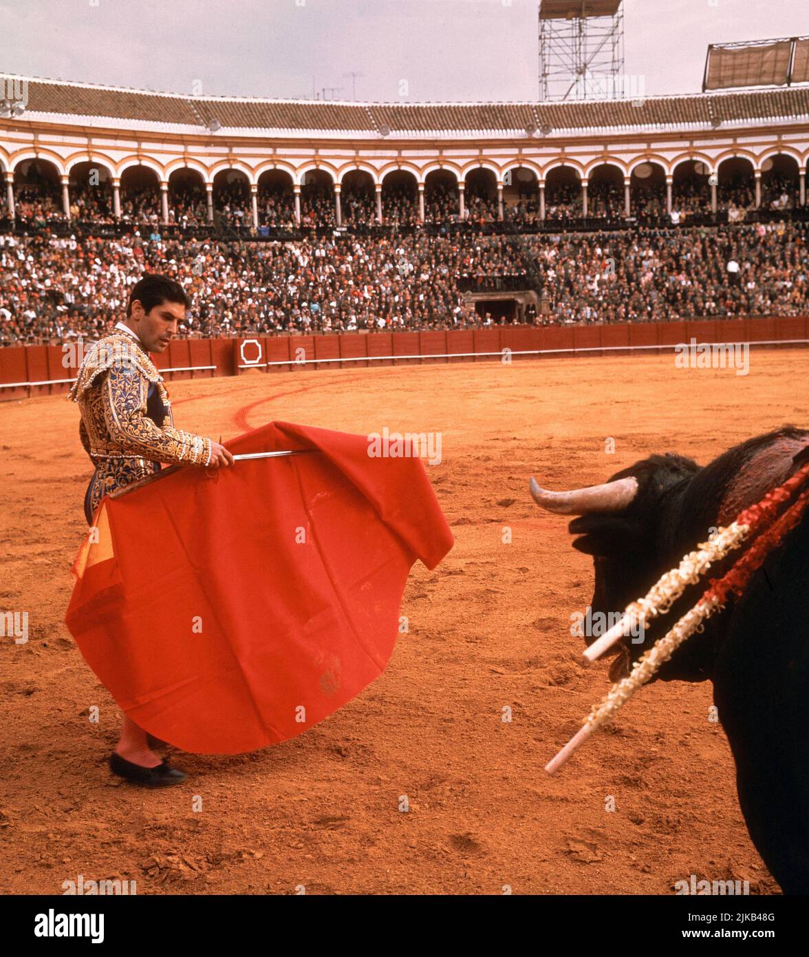 EL TORERO JAIME OSTOS TOREANDO. OSTOS JAIME 1931 Stock Photo - Alamy