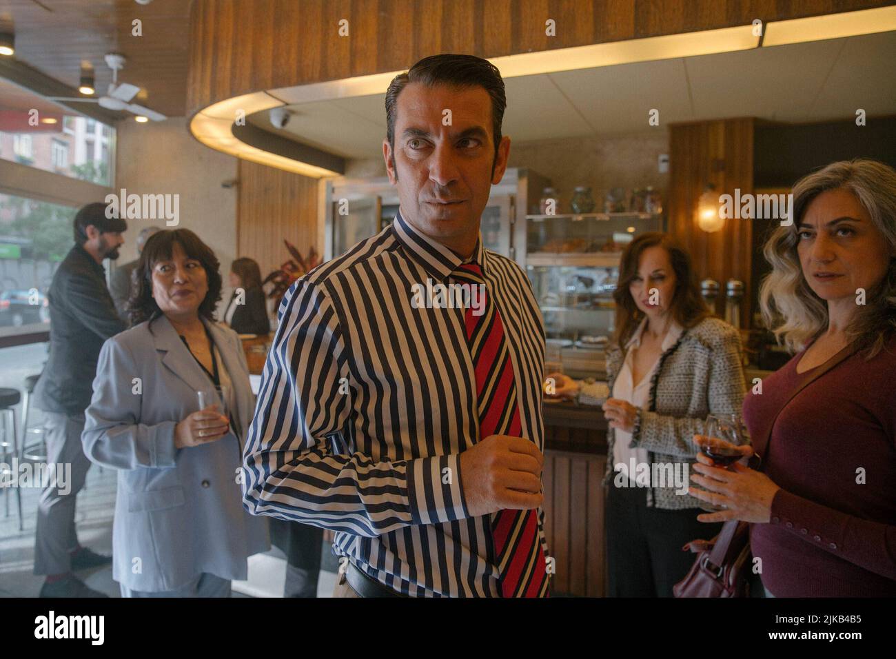 ARTURO VALLS in CAMERA CAFE, LA PELICULA (2022), directed by ERNESTO ...