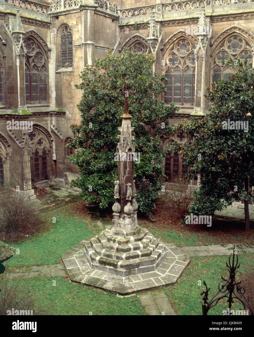 CLAUSTRO. Location: CATEDRAL-INTERIOR. BURGOS. SPAIN Stock Photo - Alamy