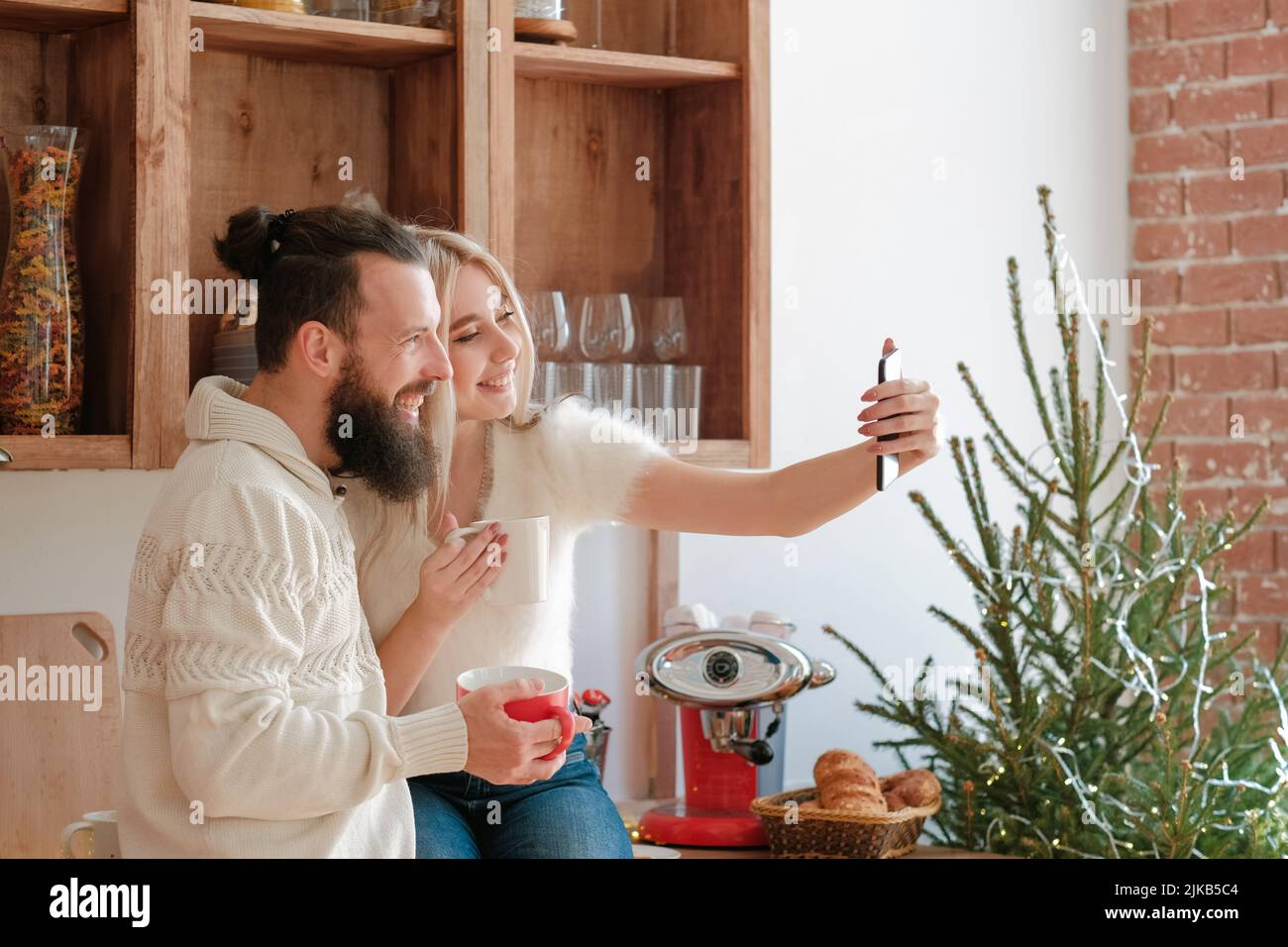 family morning leisure couple kitchen selfie Stock Photo - Alamy