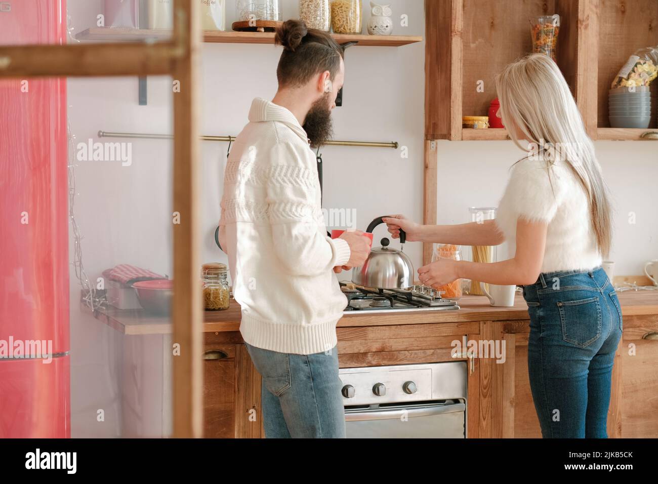 Kitchen routine hi-res stock photography and images - Alamy