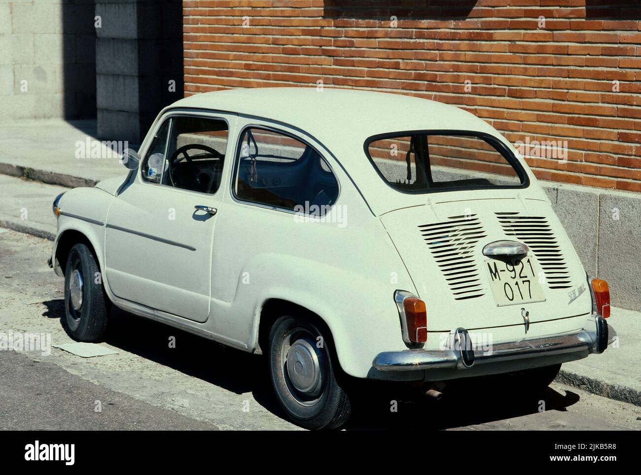 COCHE SEAT 600E BLANCO Stock Photo - Alamy
