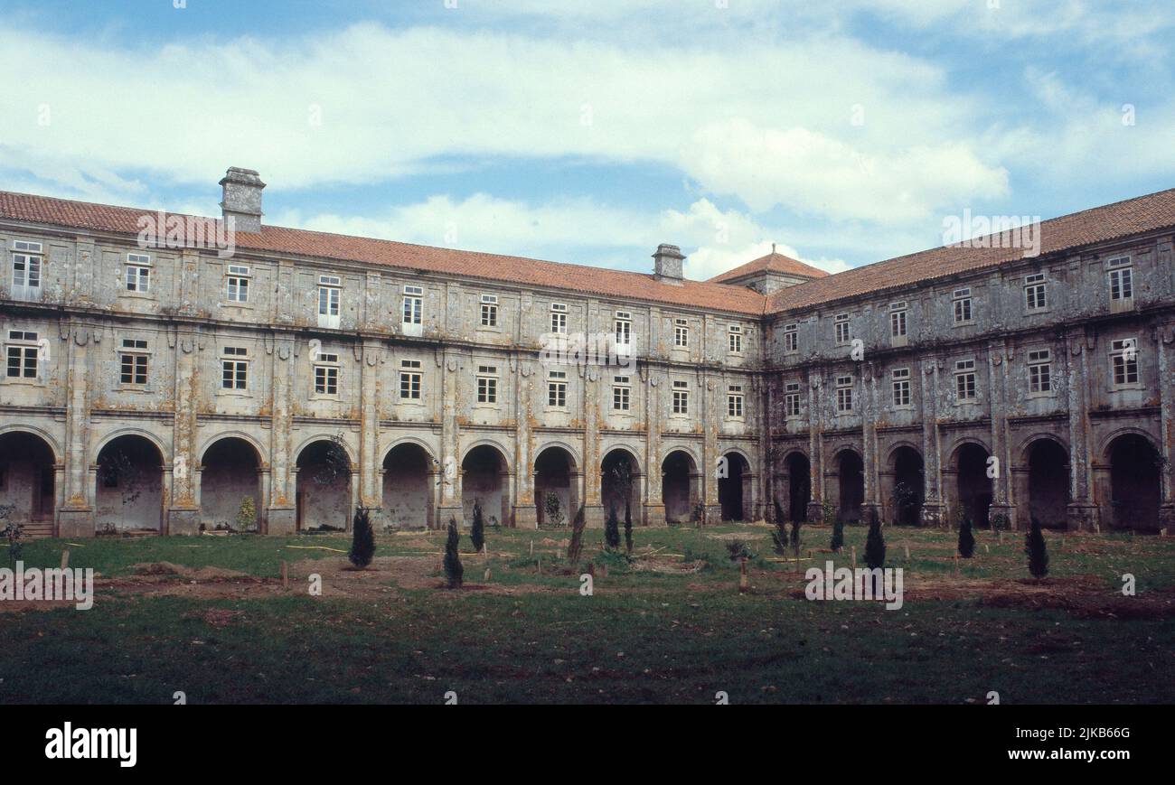 CLAUSTRO MONACAL. Location: MONASTERIO DE SOBRADO DE LOS MONJES ...