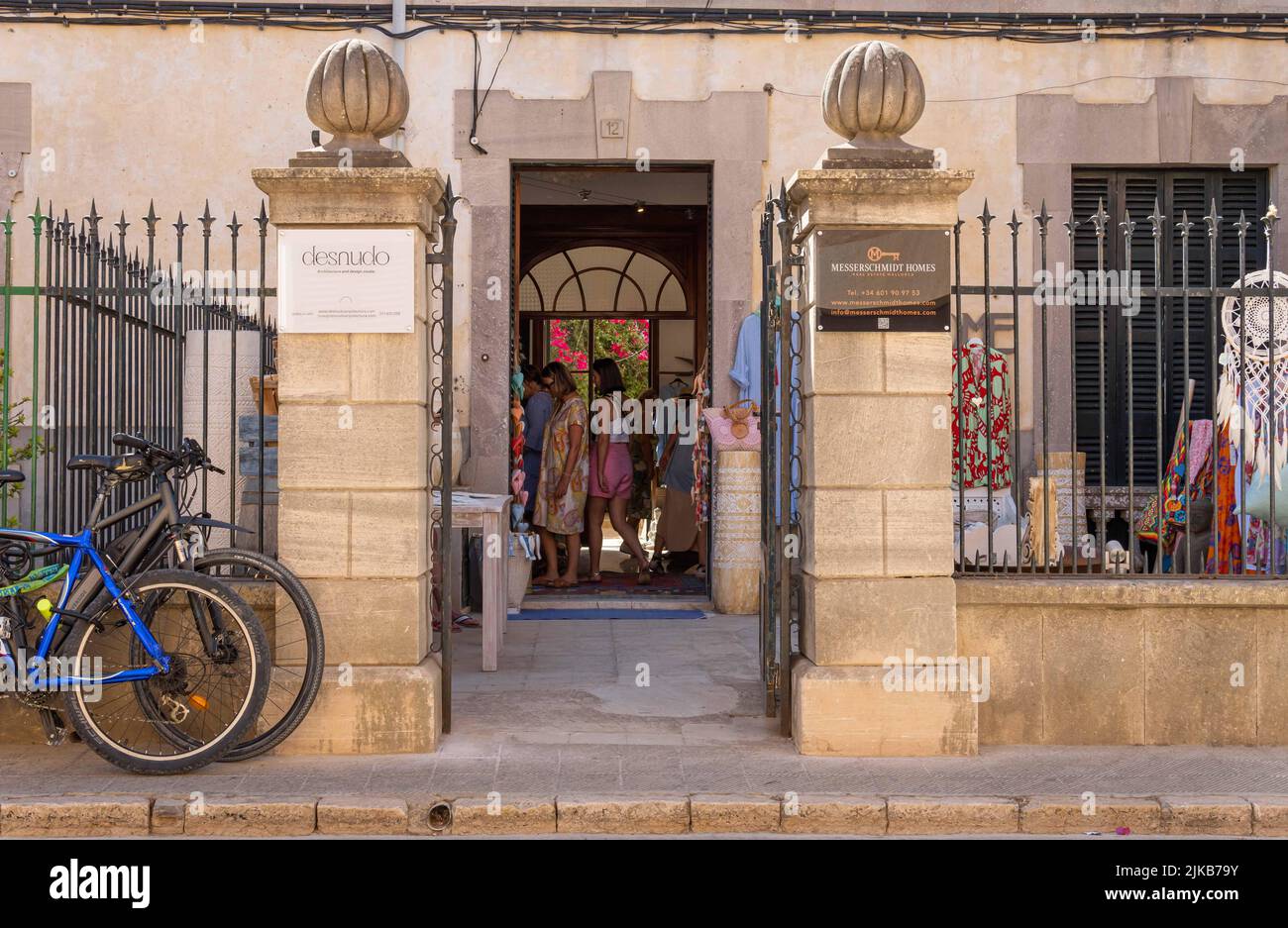 Strollin hi-res stock photography and images - Alamy