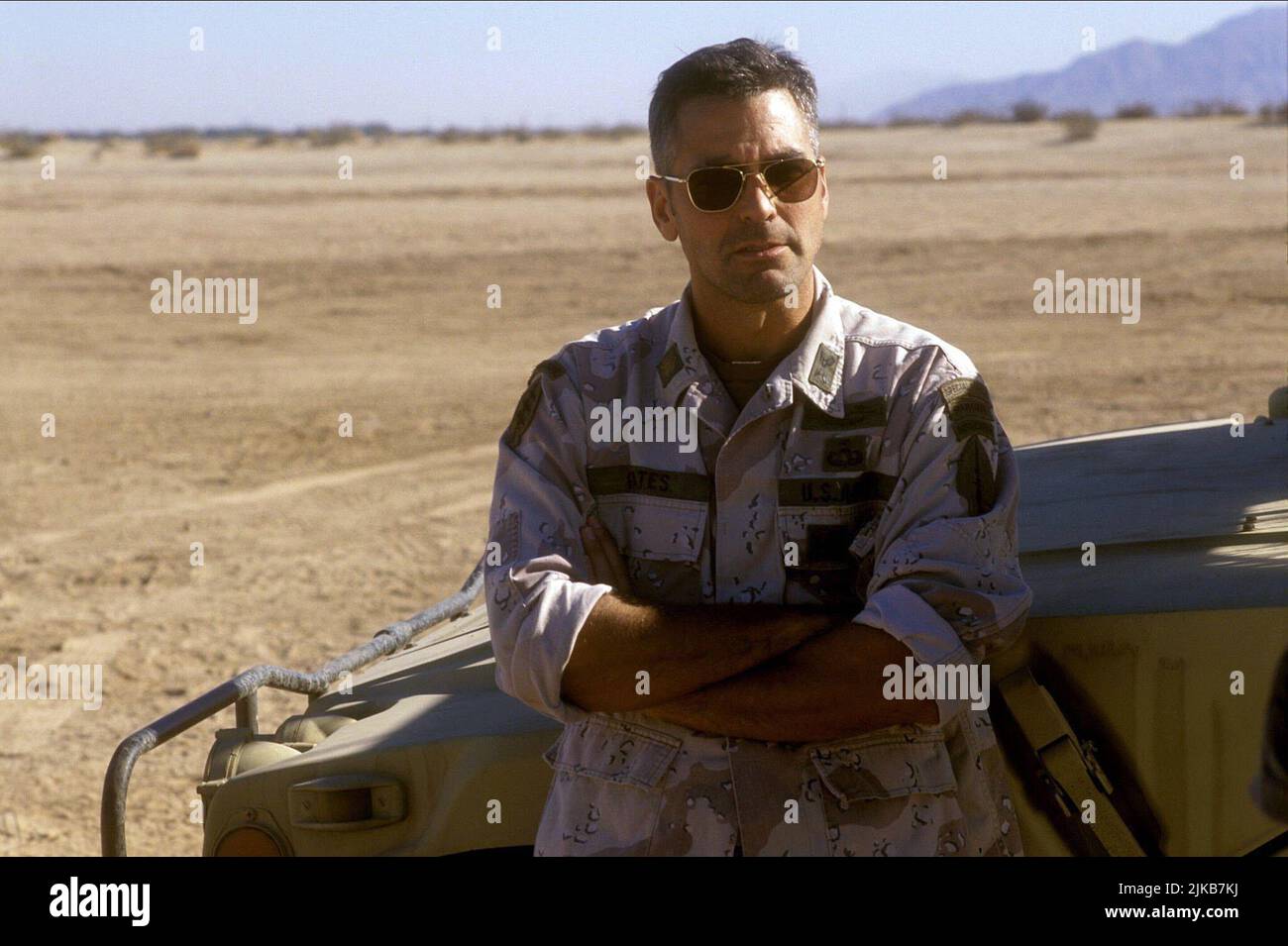 George Clooney Film Three Kings (USA/AUS 1999) Characters: ARCHIE GATES ...