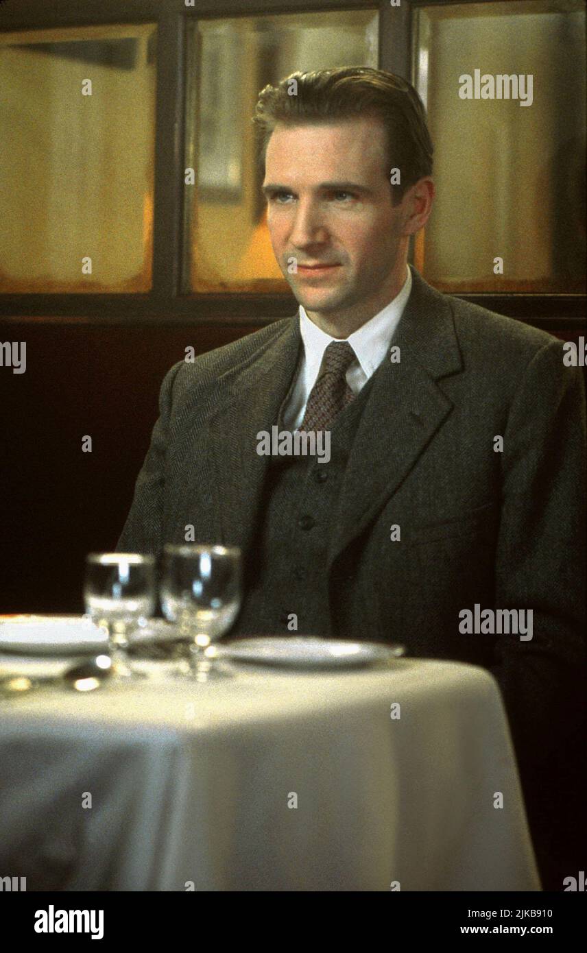 Ralph Fiennes Film The End Of The Affair (1999) Characters: Maurice ...