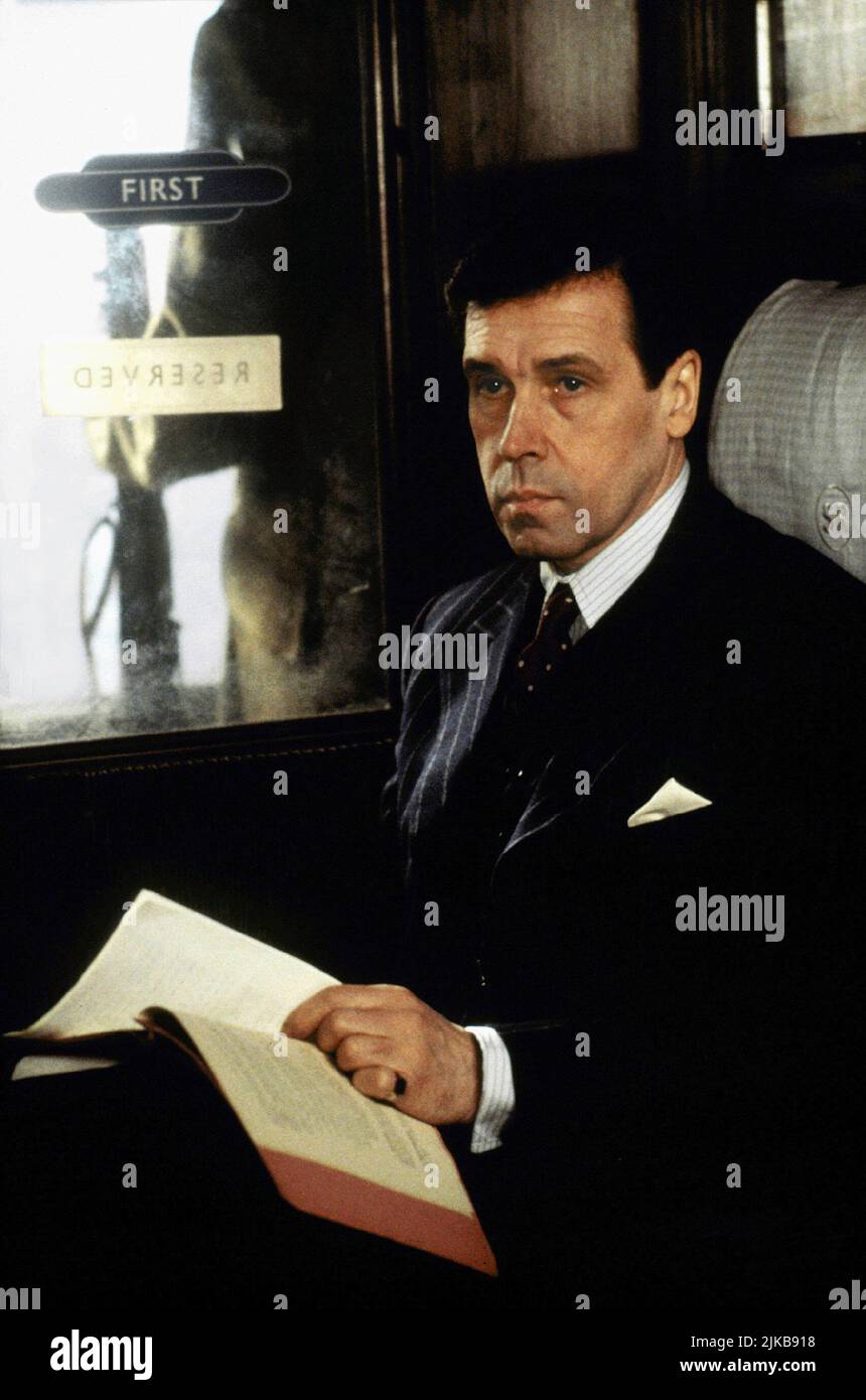 Stephen Rea Film: The End Of The Affair (1999) Characters: Henry Miles ...