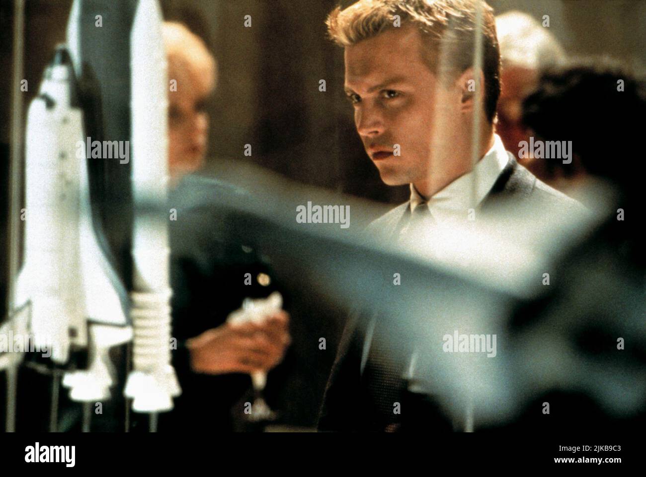 Johnny Depp Film: The Astronaut'S Wife (USA 1999) Characters: Commander ...