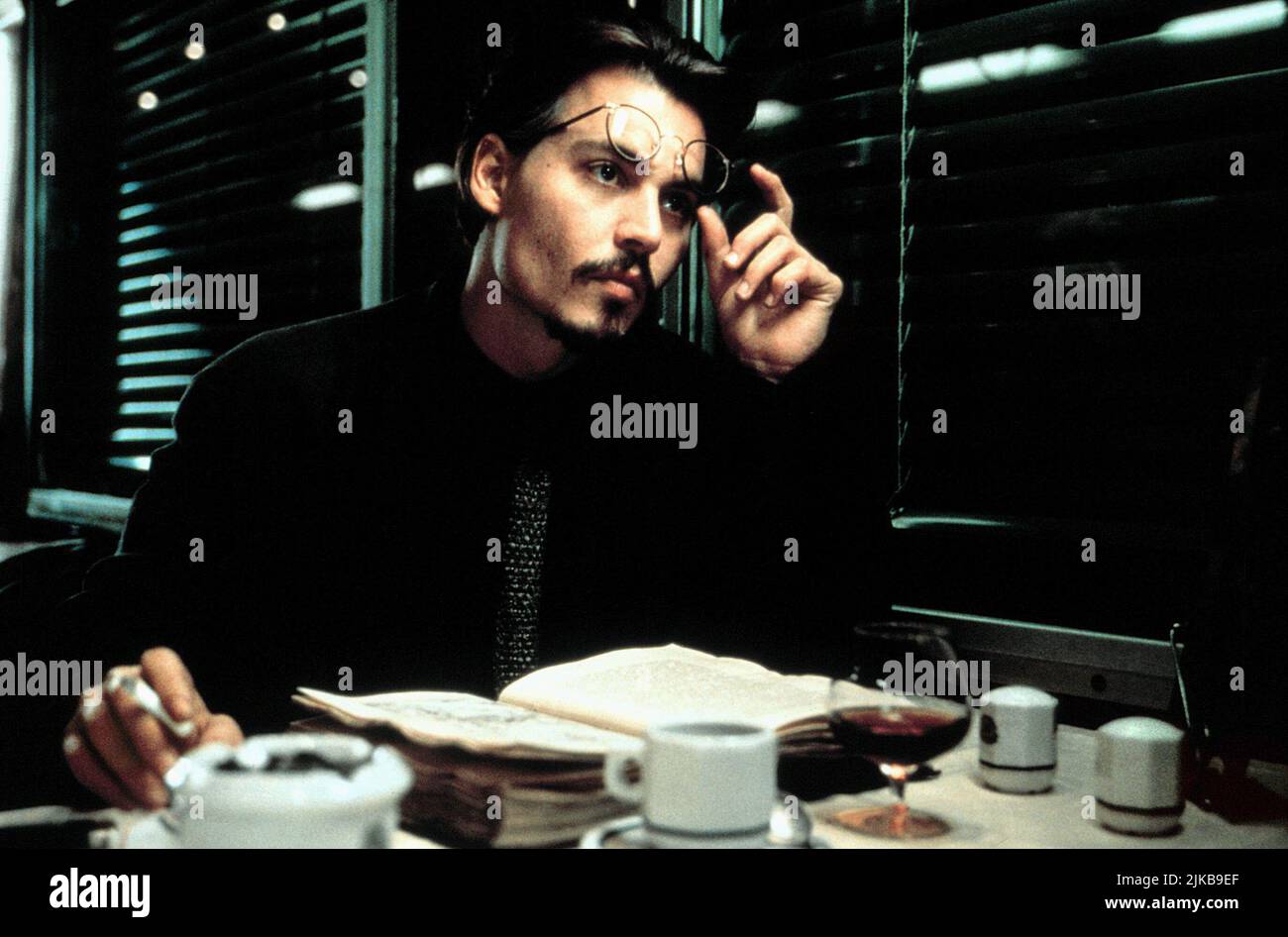 Johnny Depp Film The Ninth Gate (FR/E/USA 1999) Characters: Dean Corso ...