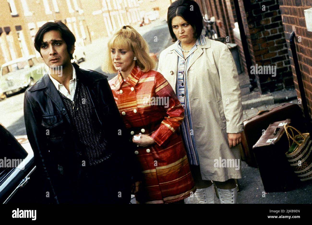 Jimi Mistry, Emma Rydal & Ruth Jones Film East Is East (UK 1999 ...