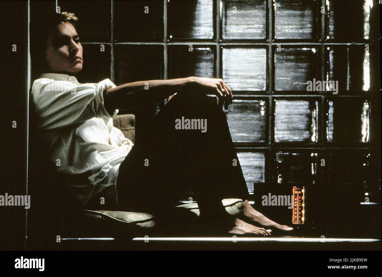 Johnny Depp Film: The Astronaut'S Wife (USA 1999) Characters: Commander ...