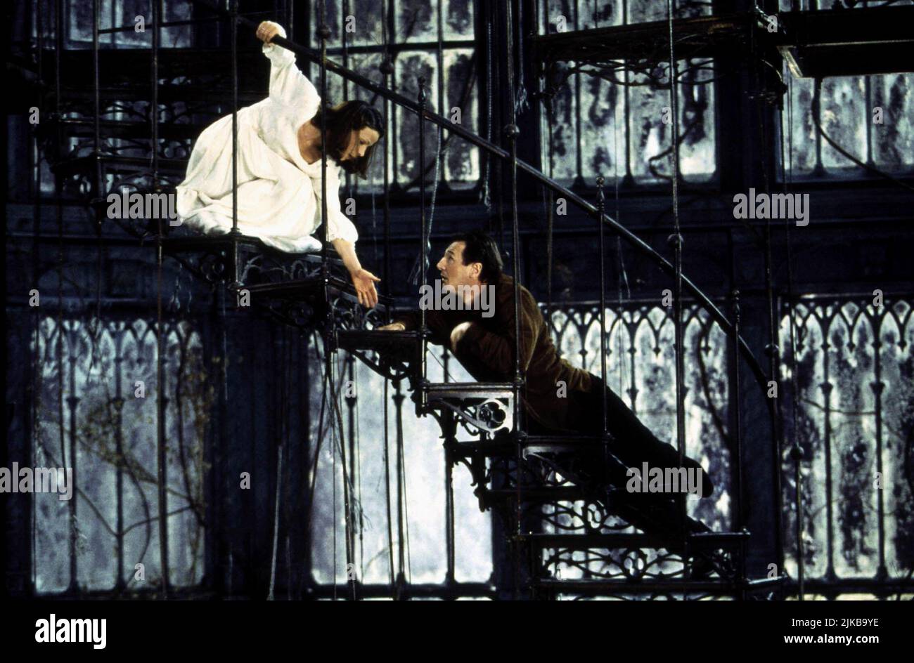 Lili Taylor & Liam Neeson Film: The Haunting (1999) Characters: Eleanor ...