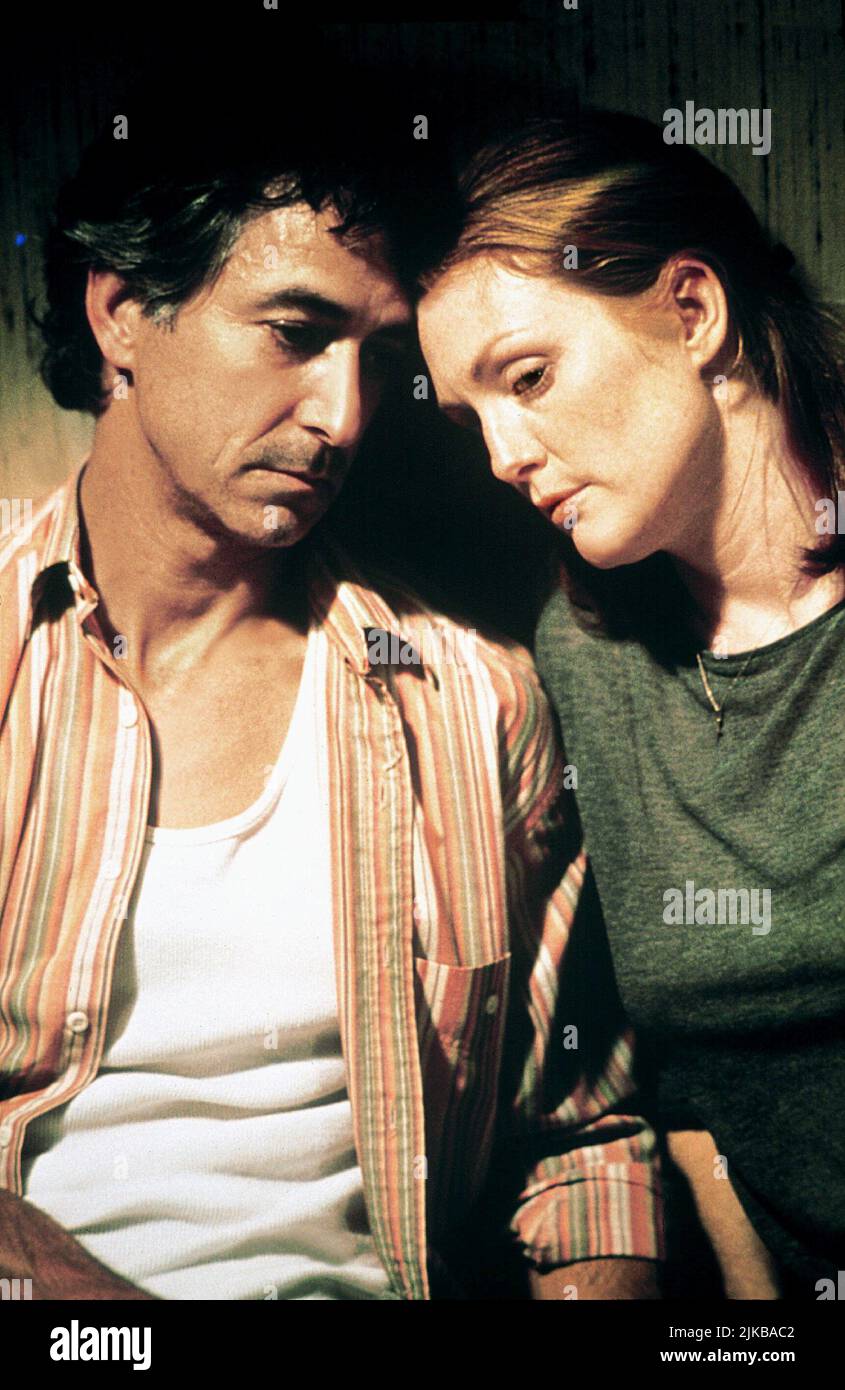 David Strathairn & Julianne Moore Film: A Map Of The World (1999 ...