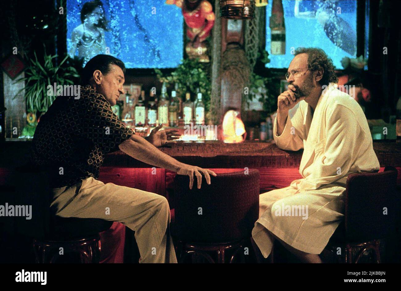 Robert De Niro & Billy Crystal Film Analyze This (1999) Characters: Paul Vitti & Dr. Ben Sobel ...