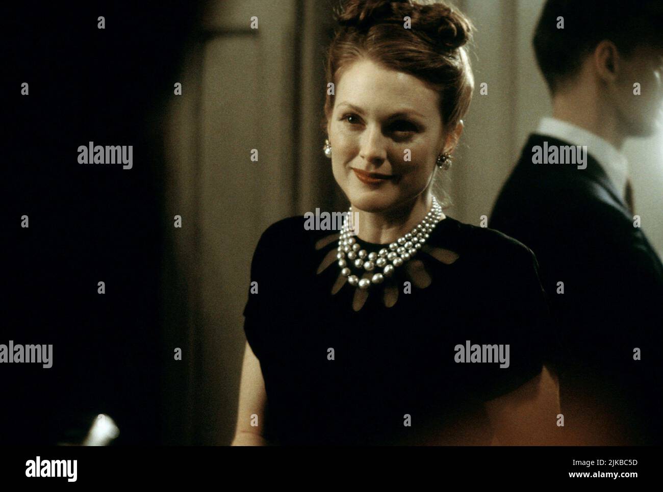 Julianne Moore Film The End Of The Affair (1999) Characters: Sarah ...