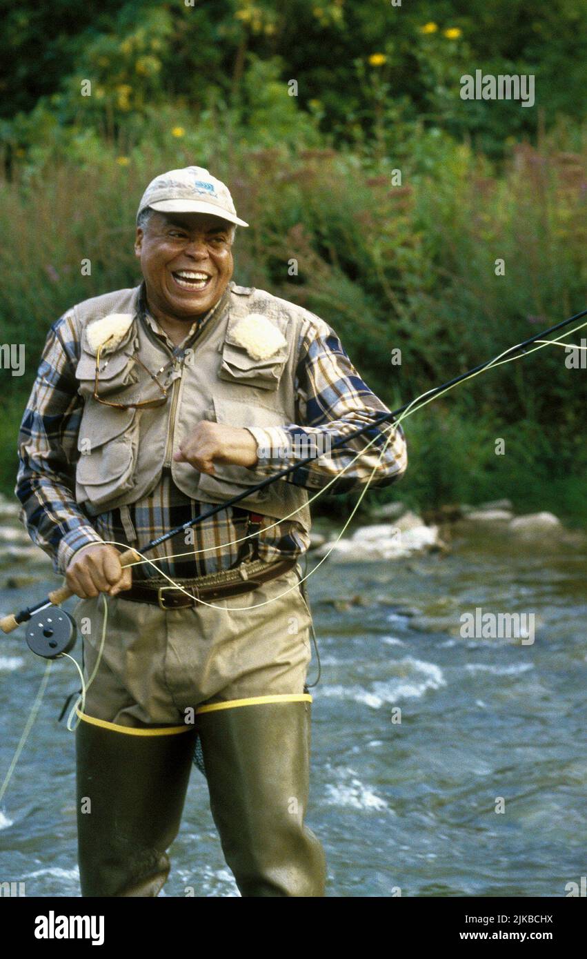 James Earl Jones Film: Summer'S End (1999) Characters: Dr. William ...