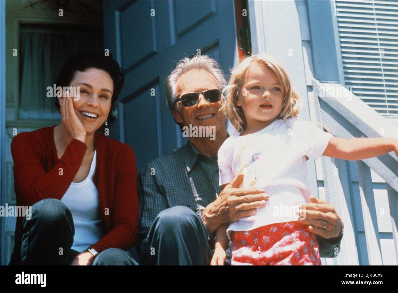 Diane Venora, Clint Eastwood & Francesca Eastwood Film: True Crime (USA 1999) Characters ...