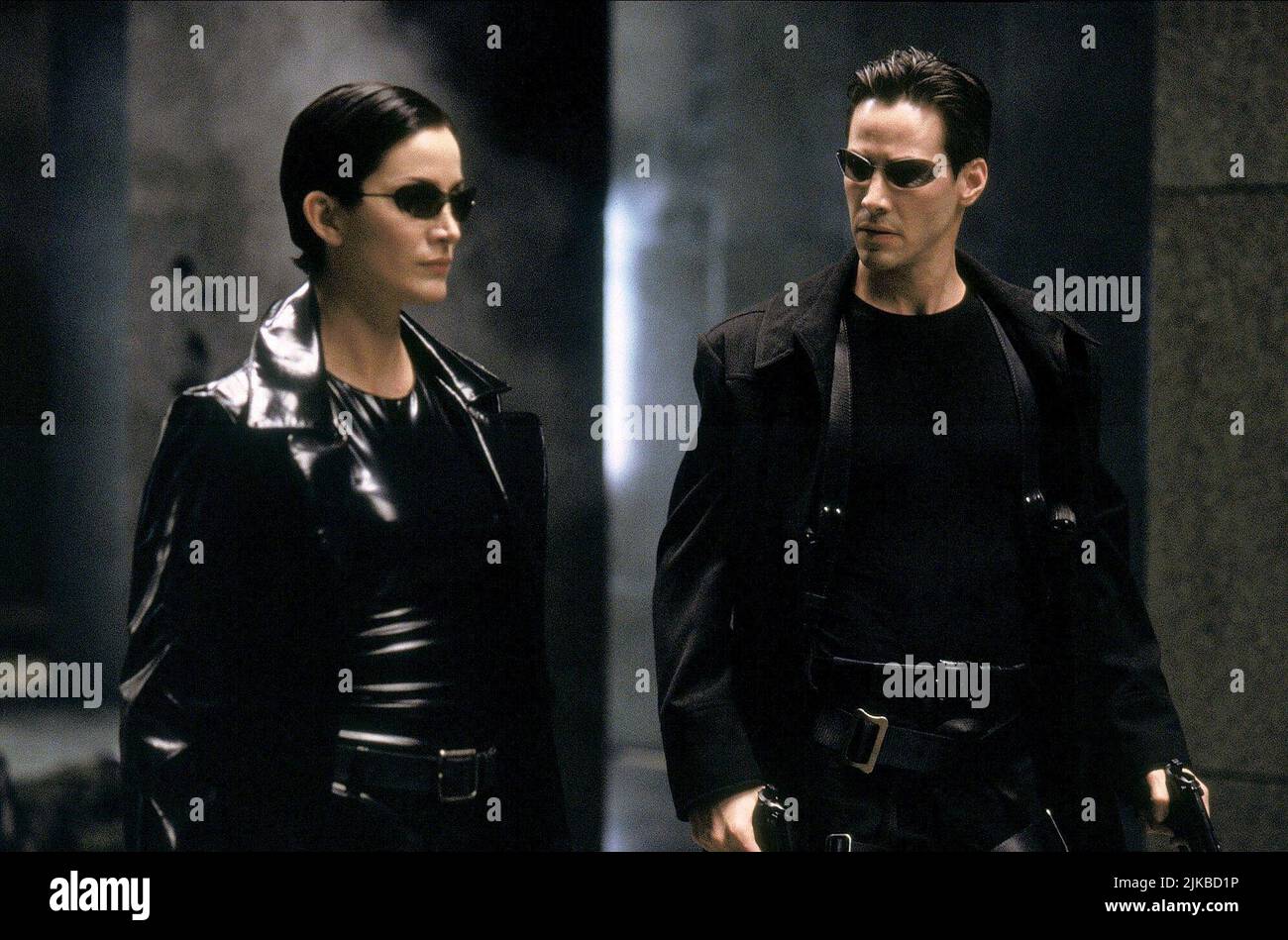 Carrie-Anne Moss & Keanu Reeves Film: The Matrix (USA/AUS 1999 ...