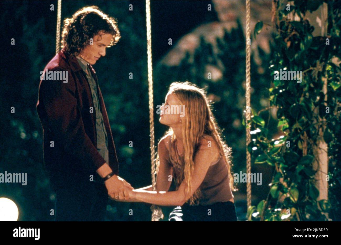 Heath Ledger & Julia Stiles Film: 10 Things I Hate About You (USA 1999) Characters: Patrick ...