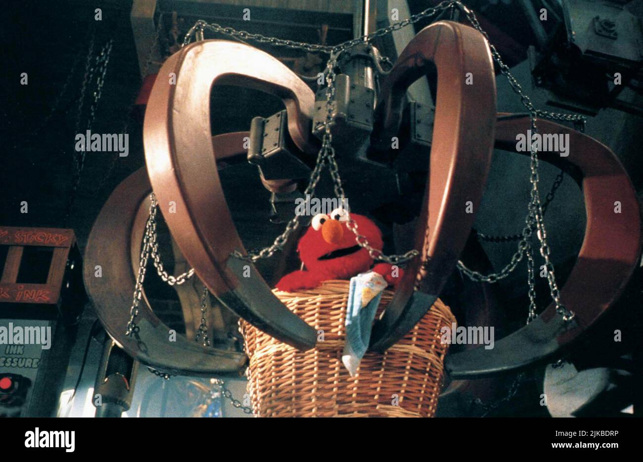 Adventures elmo in grouchland 1999 hi-res stock photography and images ...