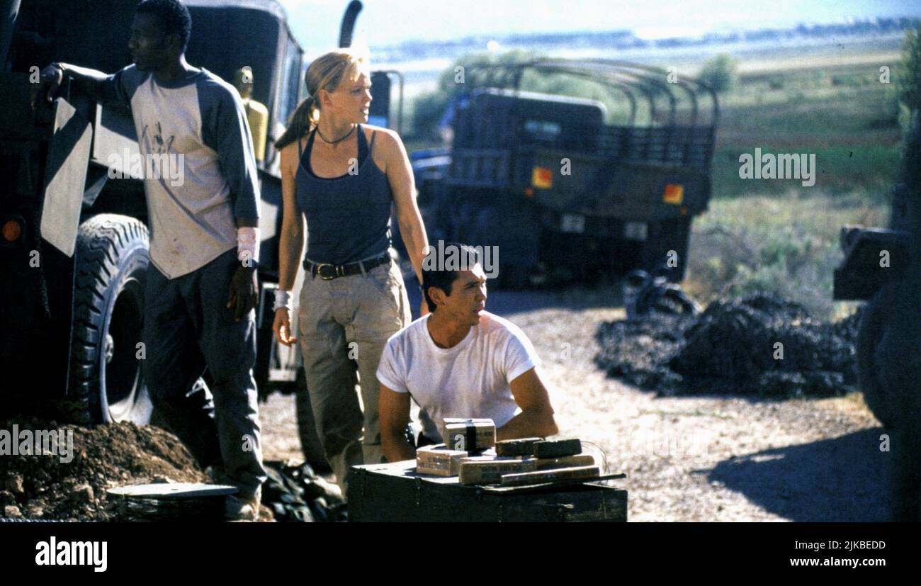 Dina Mayer & Lou Diamond Phillips Film Bats (1999) Characters ...
