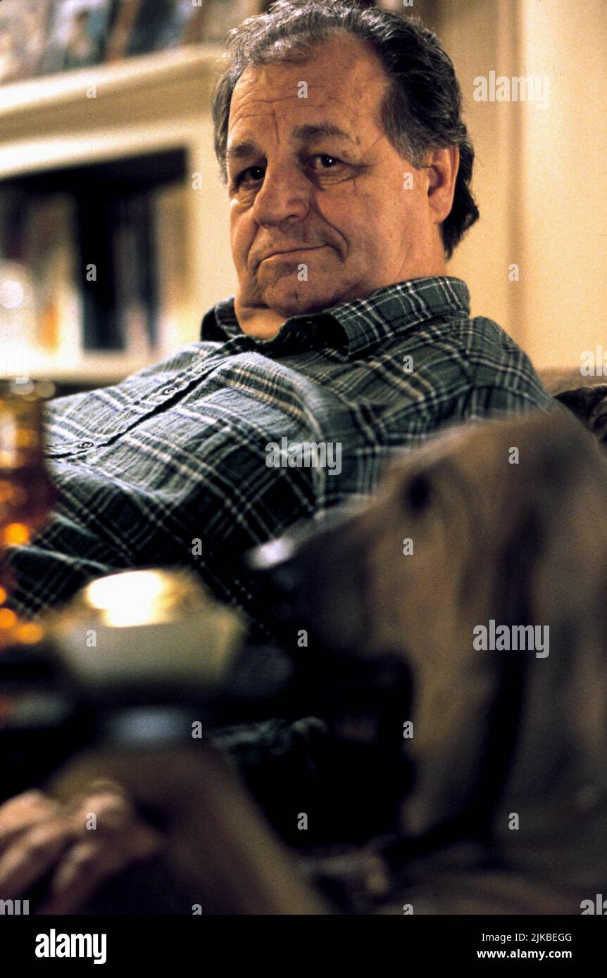 Paul Dooley Film: Runaway Bride (USA 1999) Characters: Walter Carpenter ...