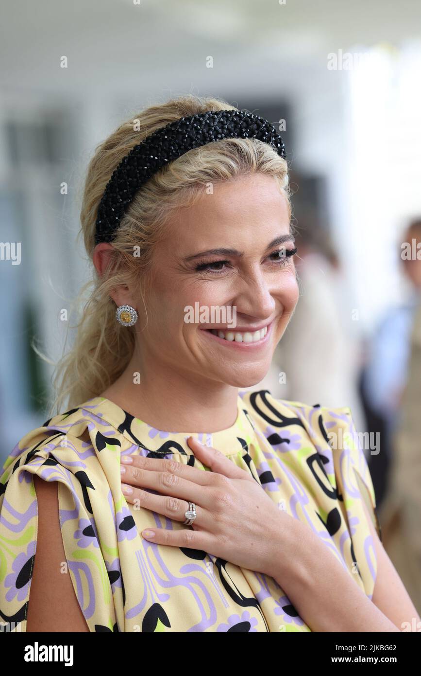 Pixie Lott 2022