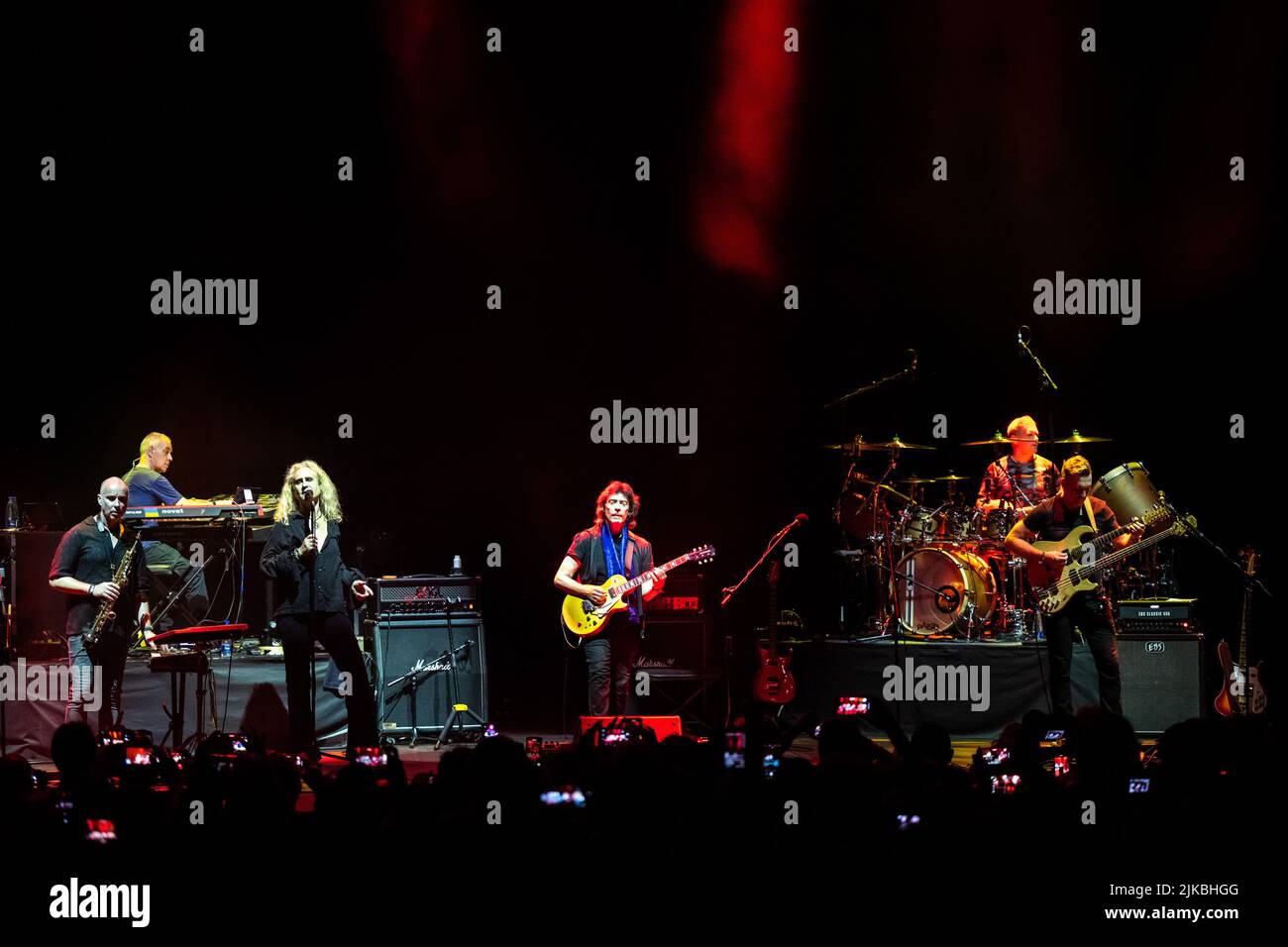 Concert of Steve Hackett, legendary guitarist of Genesis with Genesis ...