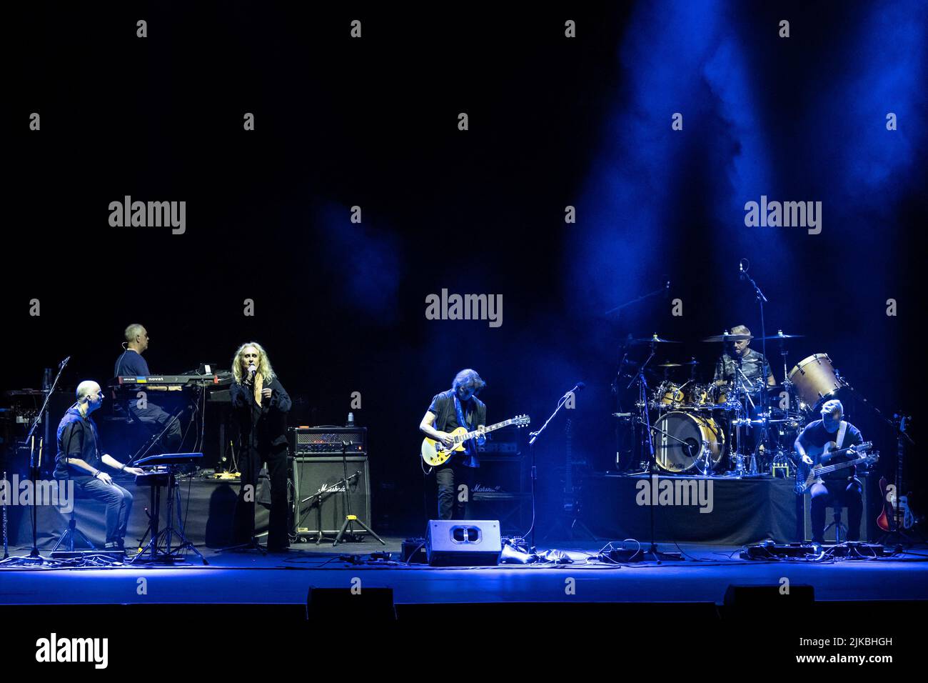 Concert of Steve Hackett, legendary guitarist of Genesis with Genesis ...