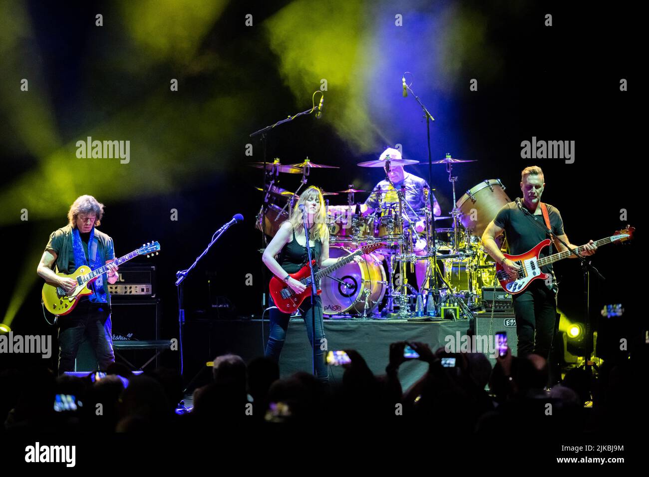 Concert of Steve Hackett, legendary guitarist of Genesis with Genesis ...