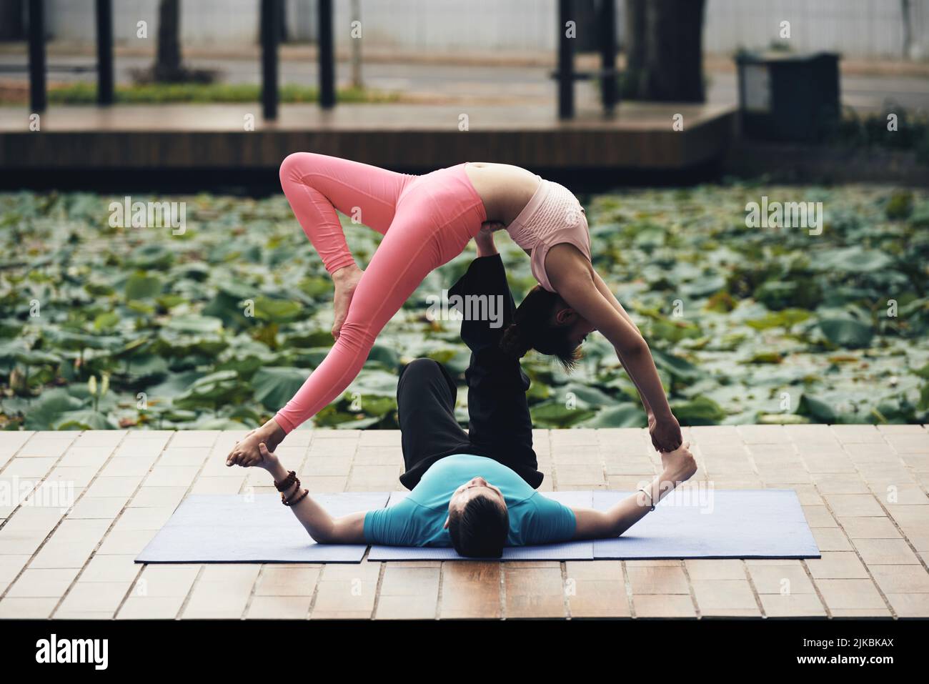 Acroyoga yoga class hi-res stock photography and images - Alamy