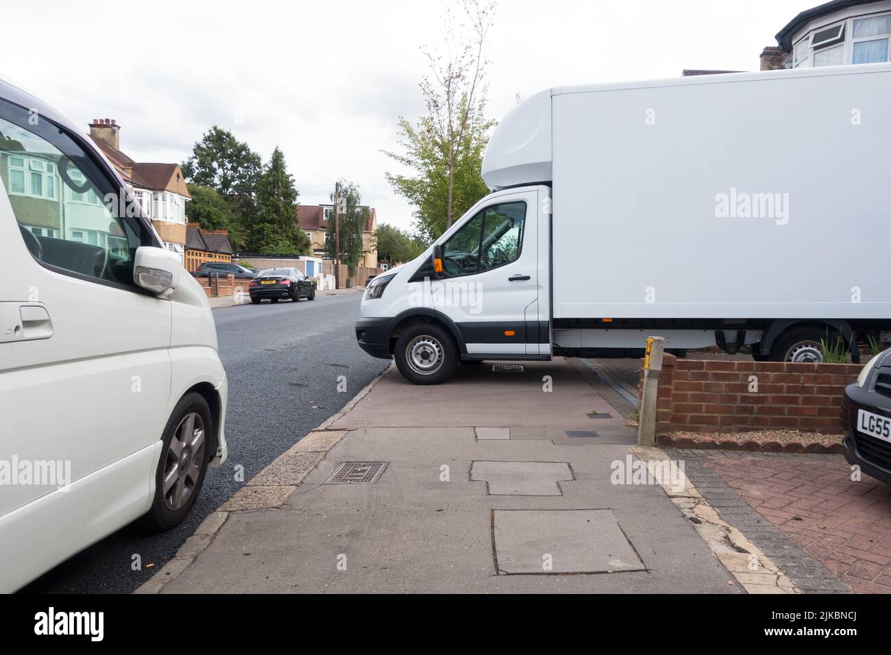 Pavement parking hi-res stock photography and images - Alamy