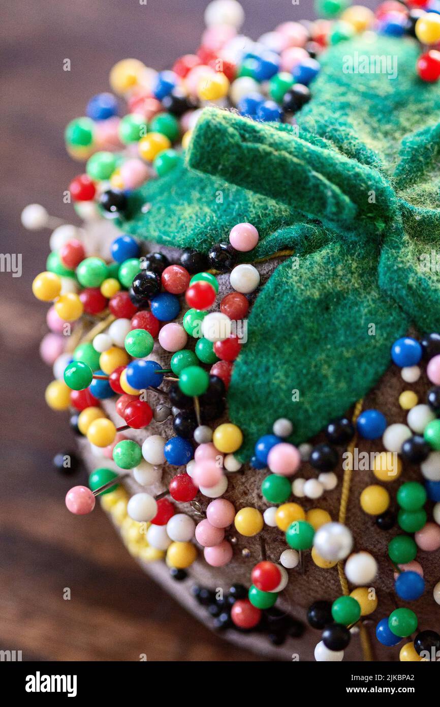 Multi colored pins hi-res stock photography and images - Alamy