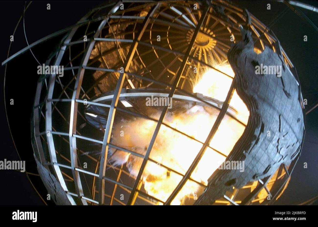 Ufo Crash Landing Film: Men In Black (USA 1997) Director: Barry ...