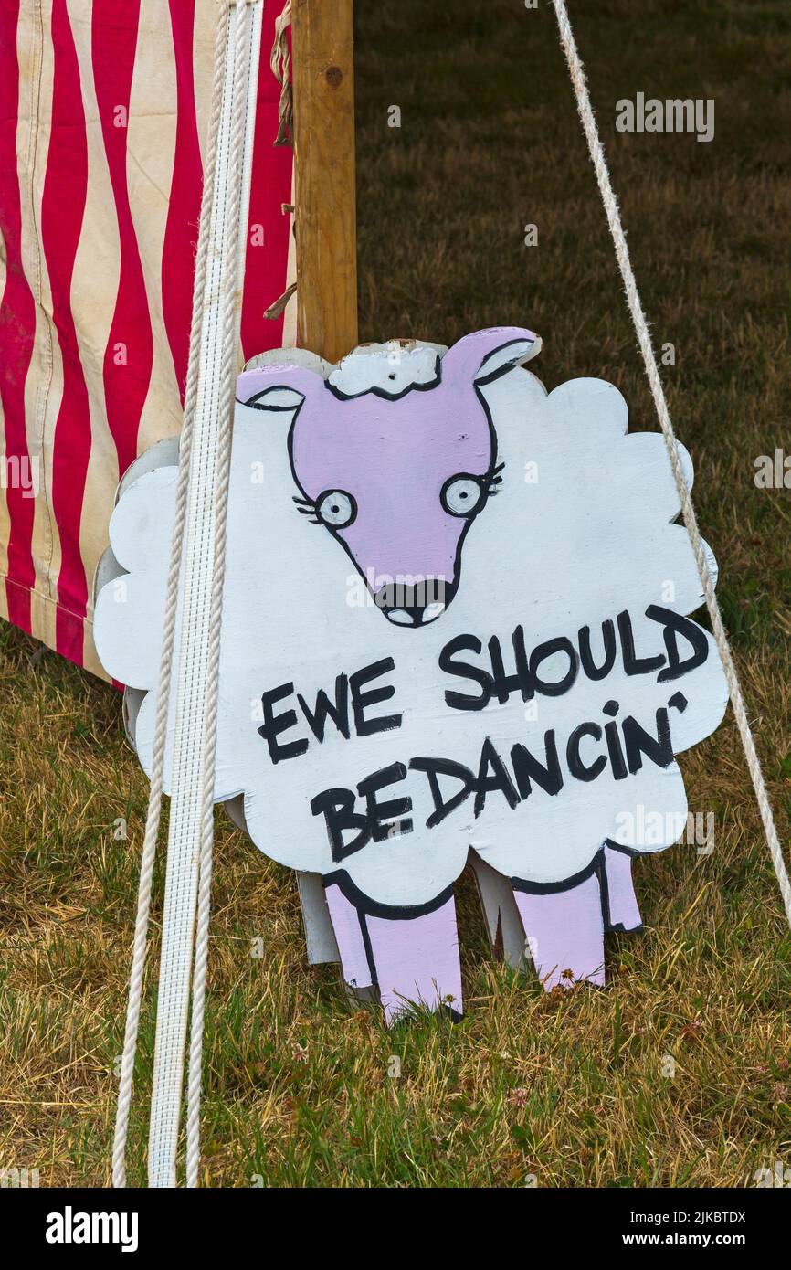 Chettle fete sign hi-res stock photography and images - Alamy