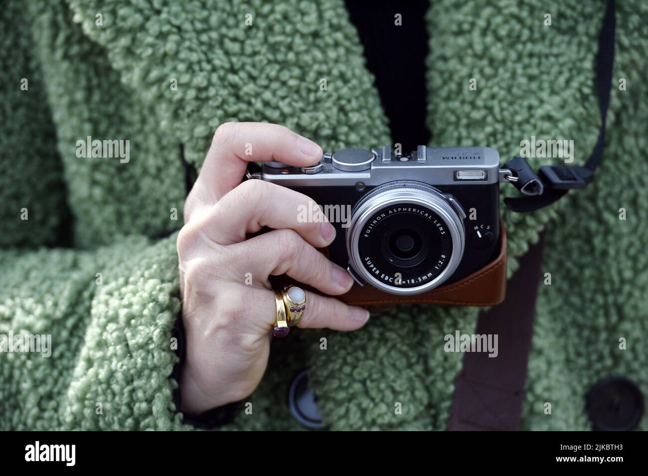 Photographer in Paris Street - Paris - France Stock Photo - Alamy