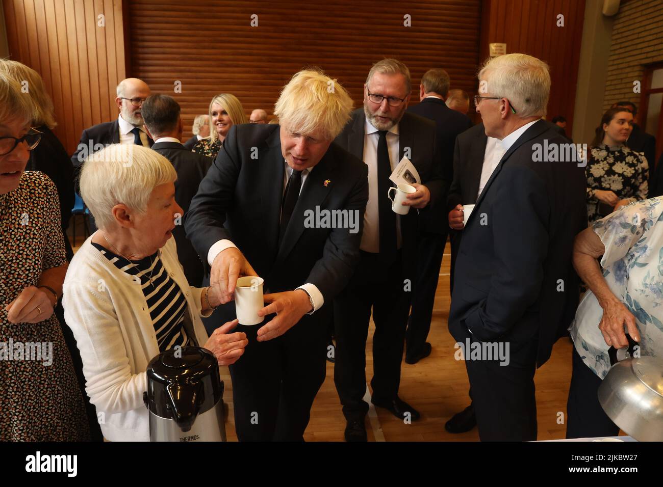 Hazel Sleeth giving the Prime Minister Boris Johnson a cup of tea ...