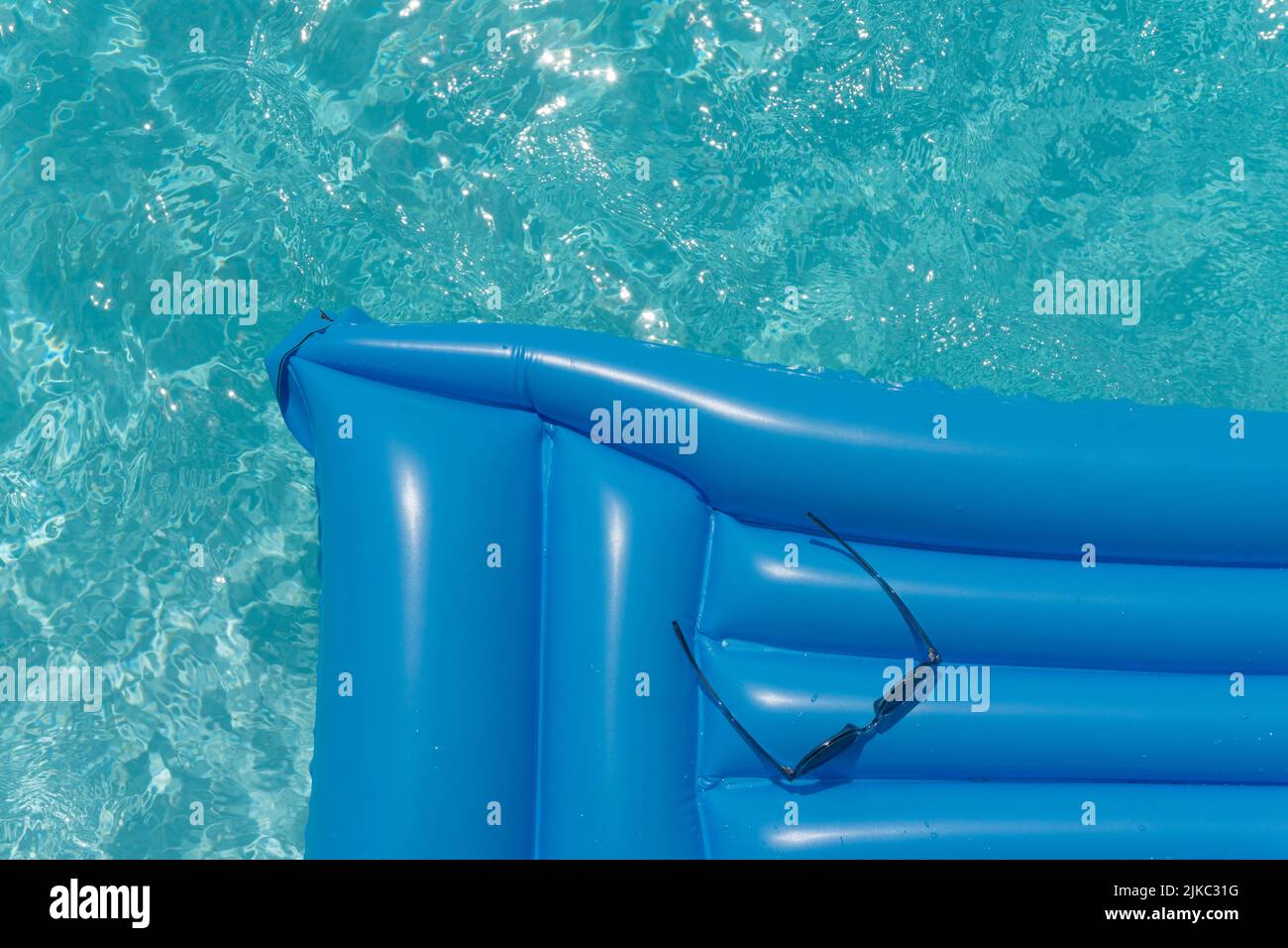 Pool float hi-res stock photography and images - Alamy
