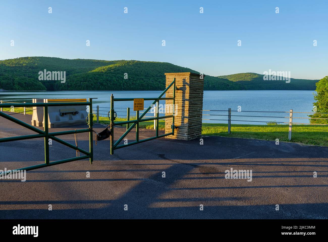 Closed dam gate and Landscape view of Pepacton water reservoir New York ...