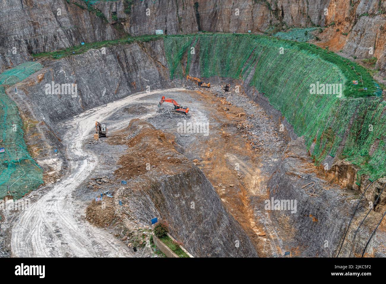 Vehicles working in quarry in hi-res stock photography and images - Alamy
