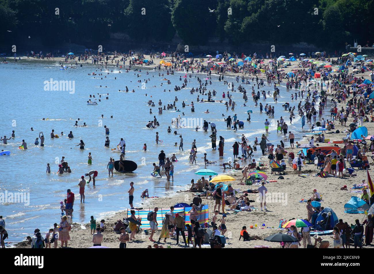 Barry island beach crowded hi-res stock photography and images - Alamy