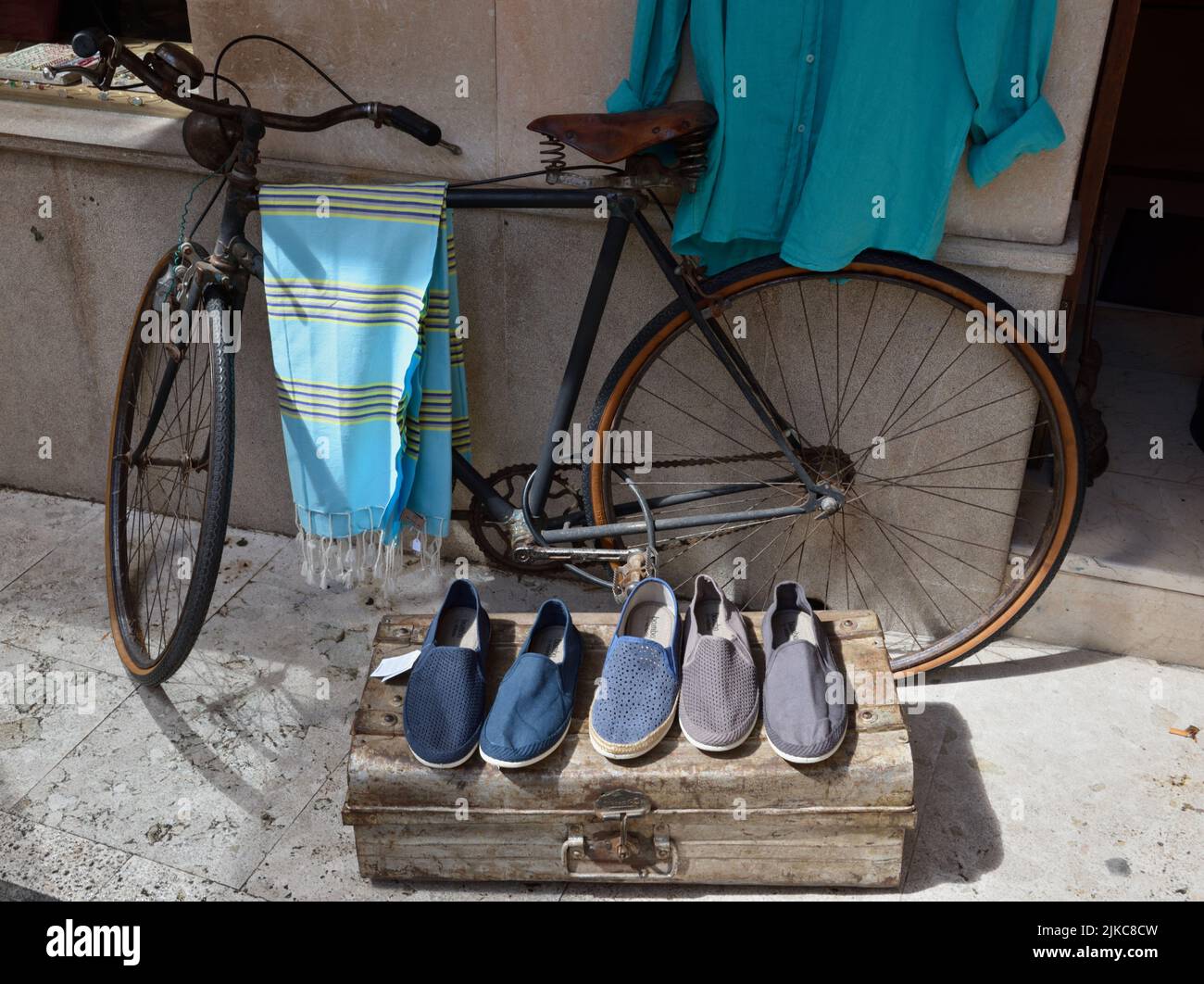 Shopping in pollensa hi-res stock photography and images - Alamy