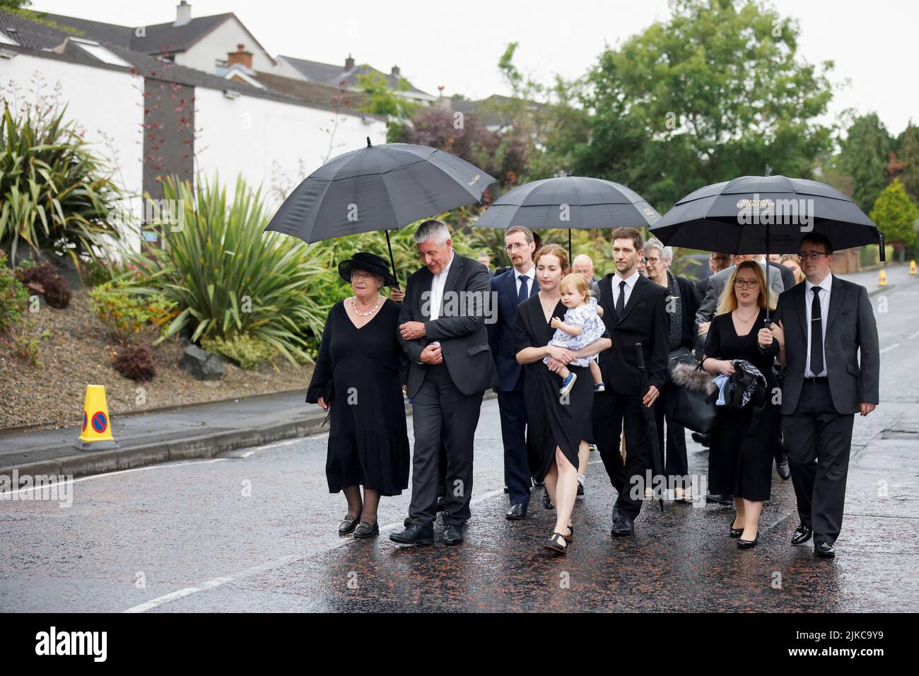 David trimble with his wife hi-res stock photography and images - Alamy